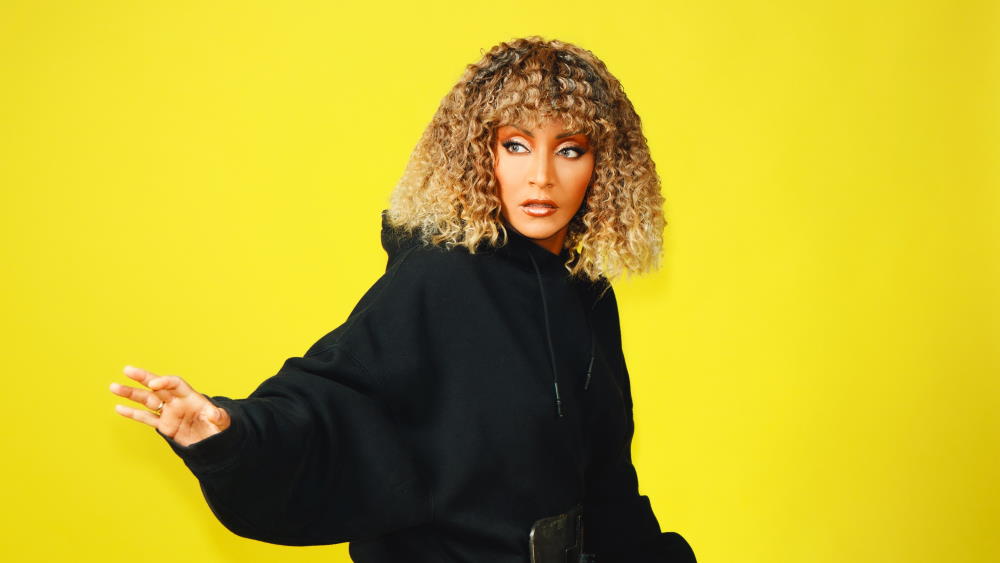 Senhit zeigt Video zur neuen Single "Try To Love You"